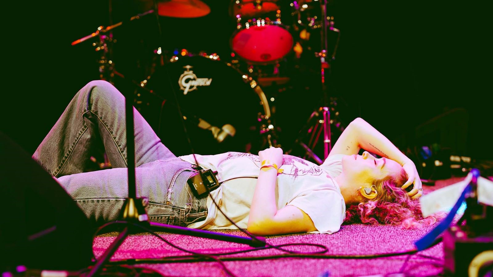 Pop Burnout to Grunge Breakout: She Ditched the Glitter to Become Indie ...