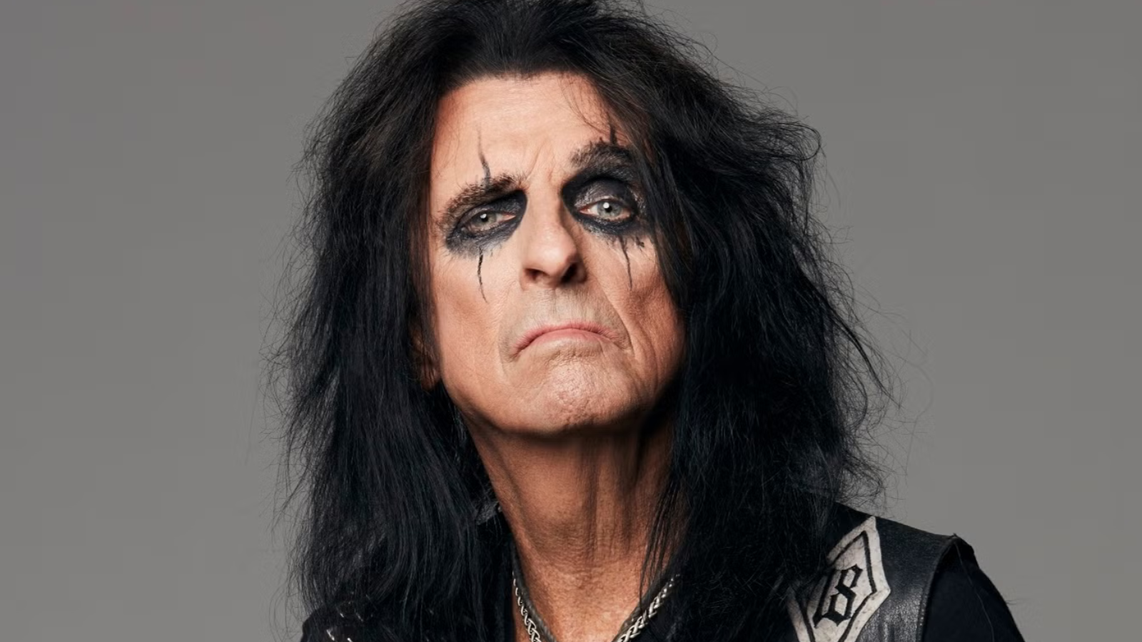 The One Band Alice Cooper Thinks You Should Be Listening to as a Young ...