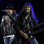 Guns N' Roses Guitarist Advises Young Bands To Be Punctual | Ultimate ...