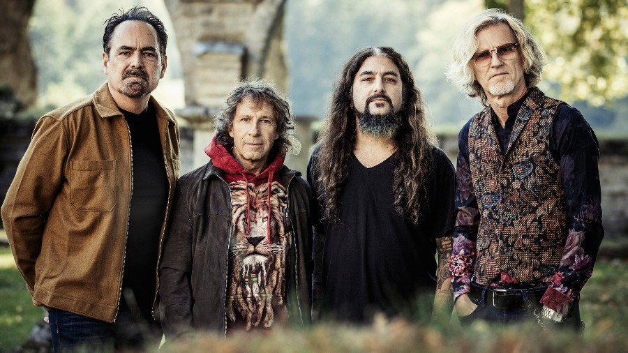 Transatlantic Guitarist Speaks on What It's Like Working With Mike ...