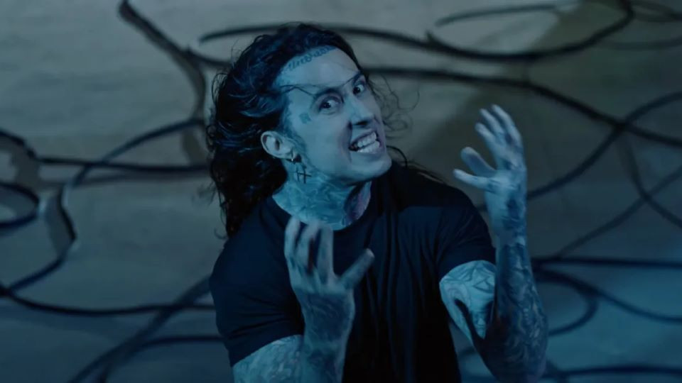 Watch: Falling in Reverse's Ronnie Radke Mocks Laptop Controversy ...