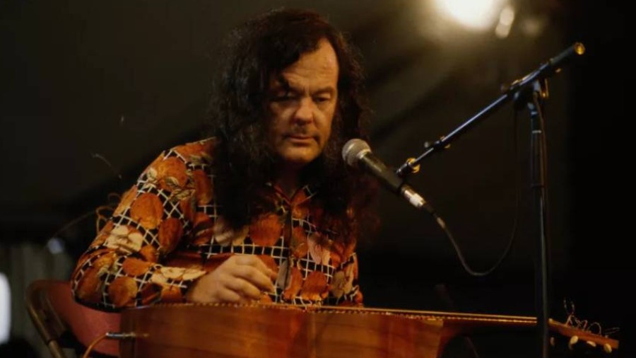 Legendary Guitarist David Lindley Dead at 78 | Ultimate Guitar
