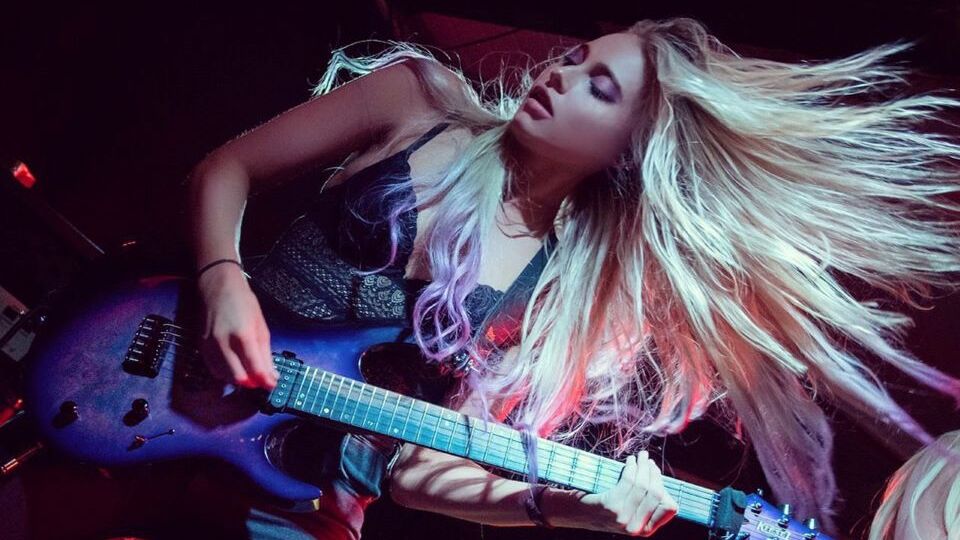 Machine Gun Kelly Guitarist Sophie Lloyd Drops New Single 'Hanging On' | Ultimate Guitar