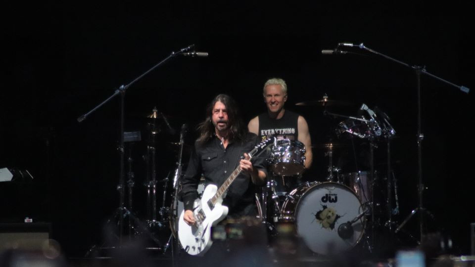 Watch: Foo Fighters Cover Nine Inch Nails and Devo Live | Ultimate Guitar