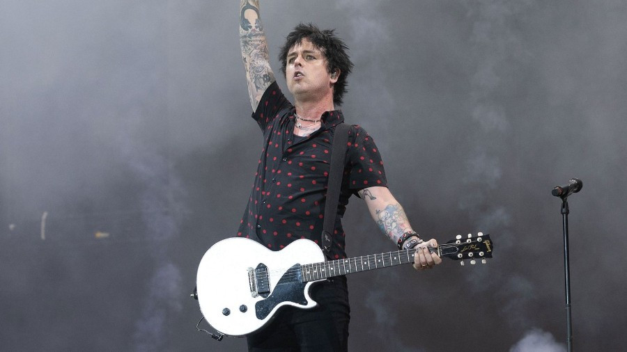 3 Iconic Pop-Punk Songs And The Guitar Gear Behind Them | Ultimate Guitar