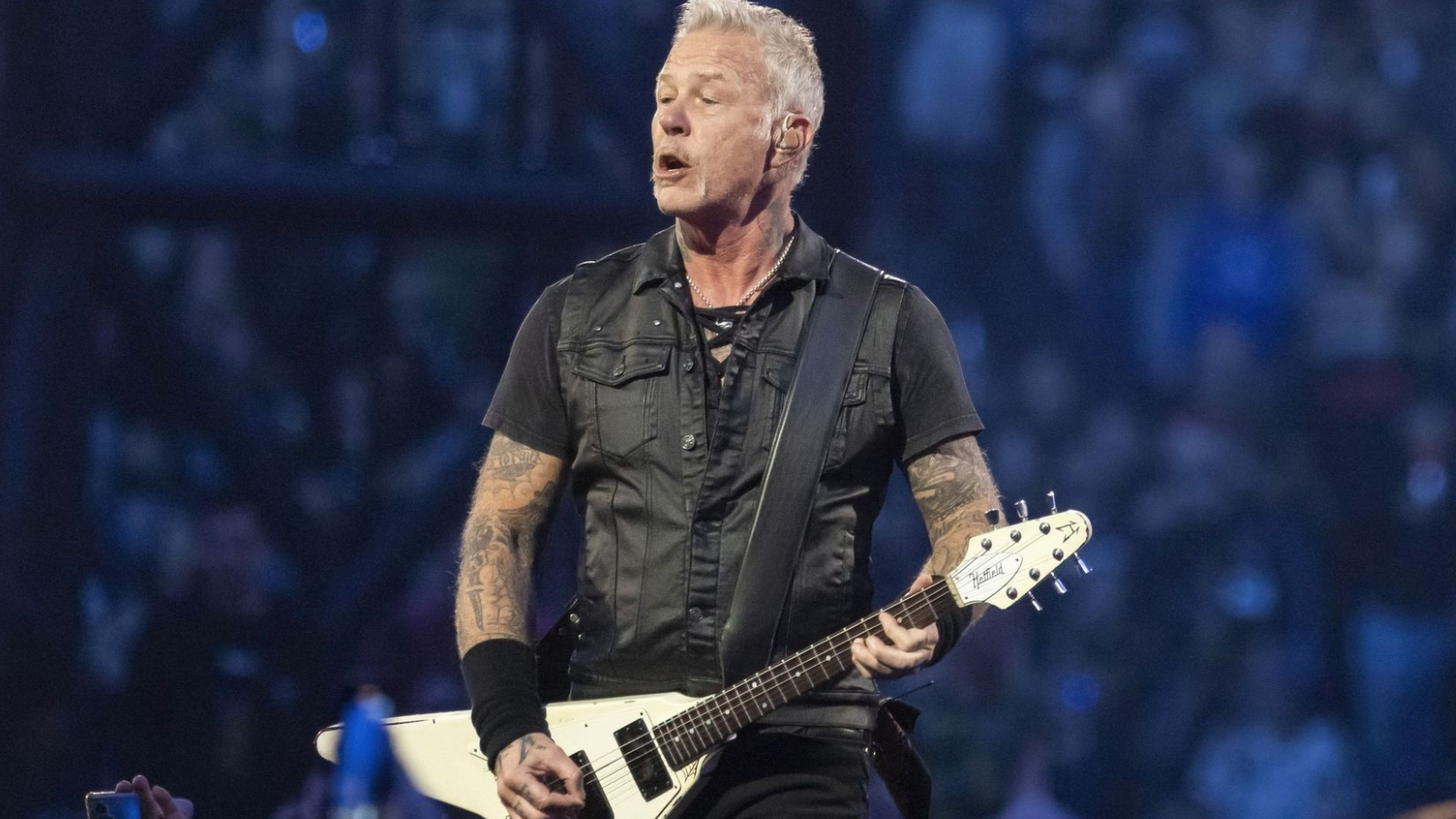 Longtime Metallica Guitar Tech Reveals How James Hetfield Switched to ...